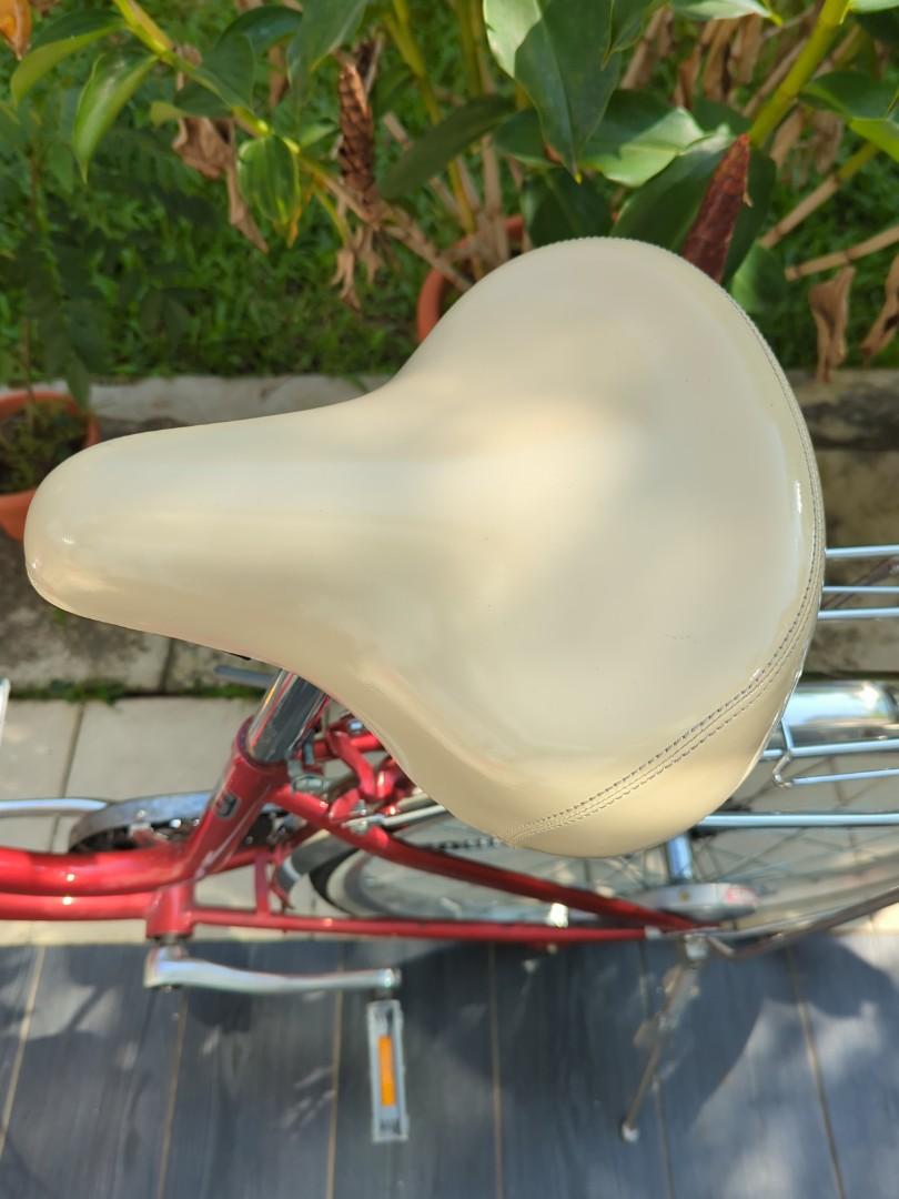 Beautiful red City Bike in excellent condition, Sports Equipment ...