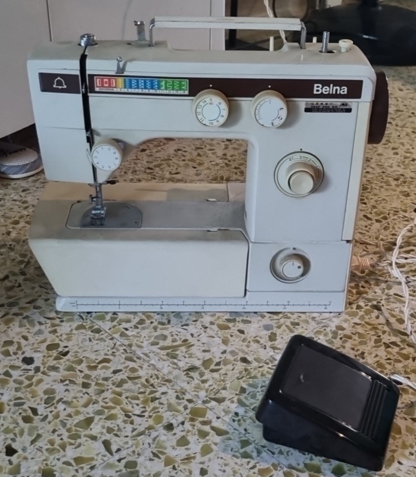 Belna Model 840 (Vintage Sewing Machine), TV & Home Appliances, Other ...