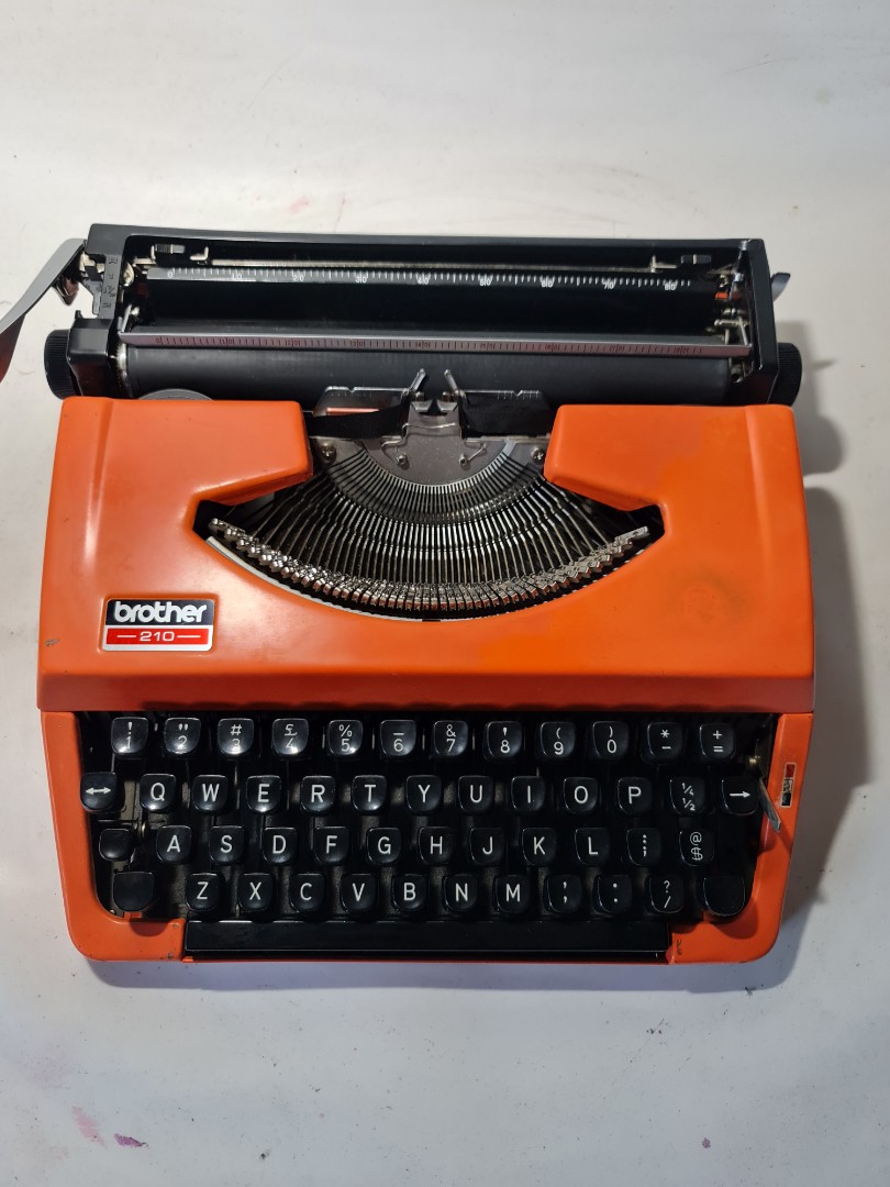 Brother 210 typewriter, Hobbies & Toys, Memorabilia & Collectibles ...