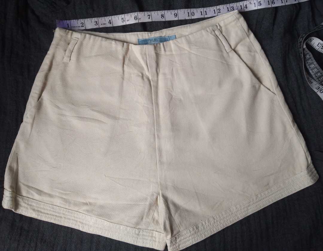 Clean cut short, Women's Fashion, Bottoms, Shorts on Carousell
