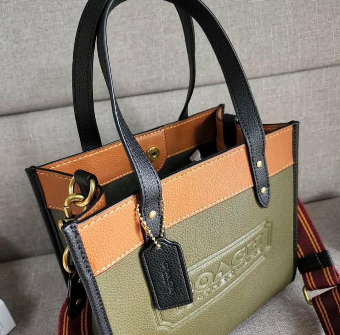 Coach Field Tote 22 In Colorblock With Coach Badge, Women's Fashion ...
