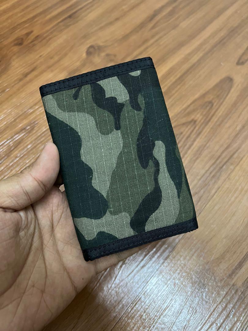 DC Shoe Camo Wallet [ ORIGINAL NEW OLD STOCK ], Men's Fashion, Watches ...
