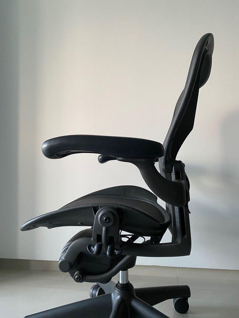 Herman Miller Aeron Classic Chair, Furniture & Home Living, Furniture ...