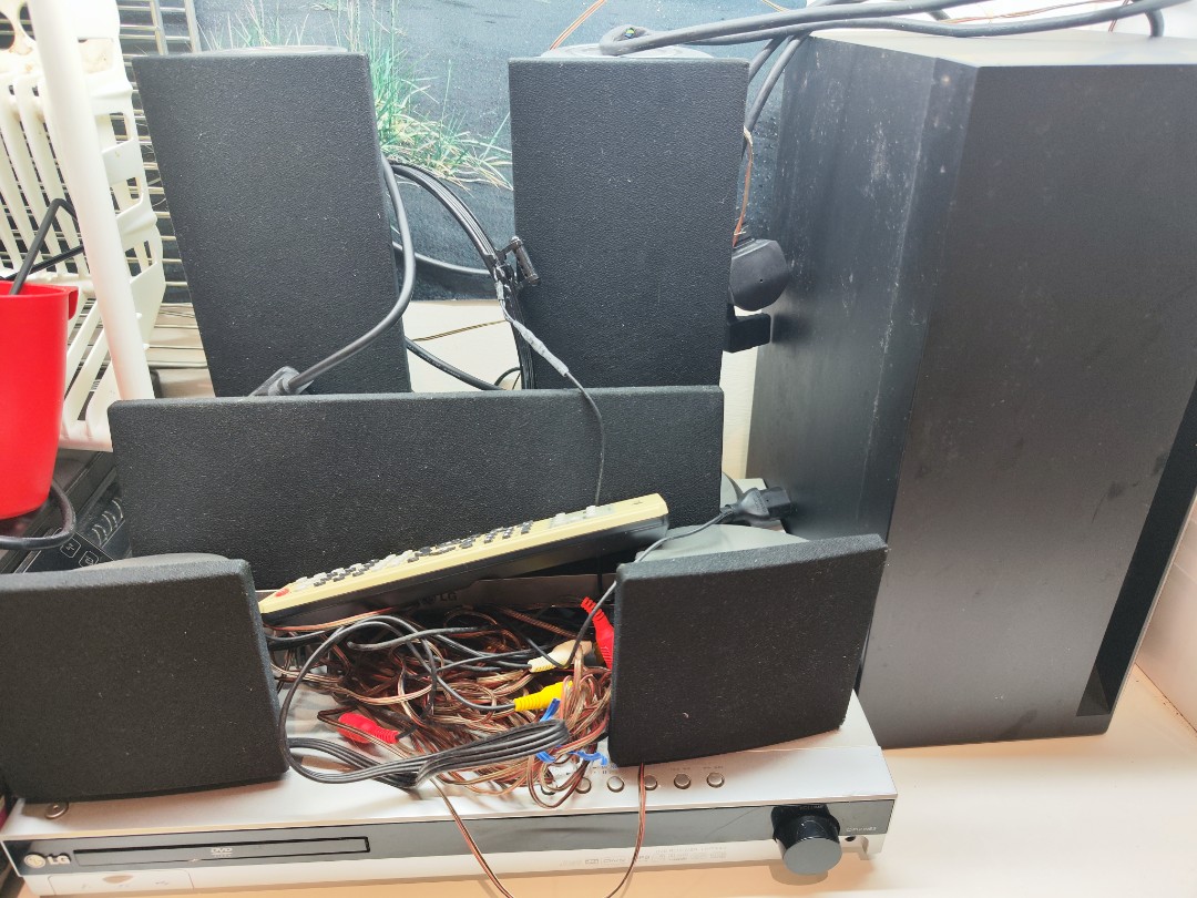 LG Dvd receiver and surround speaker system, TV & Home Appliances, TV ...