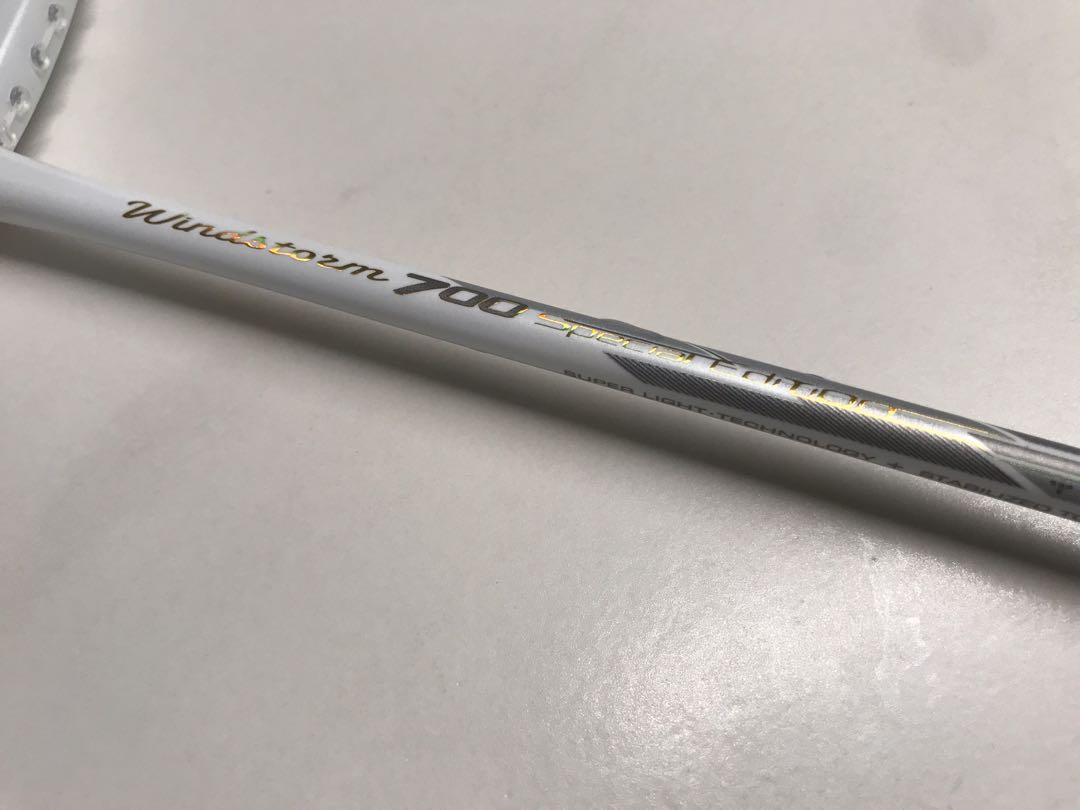 Lining Windstorm 700 special edition (white), Sports Equipment, Sports ...