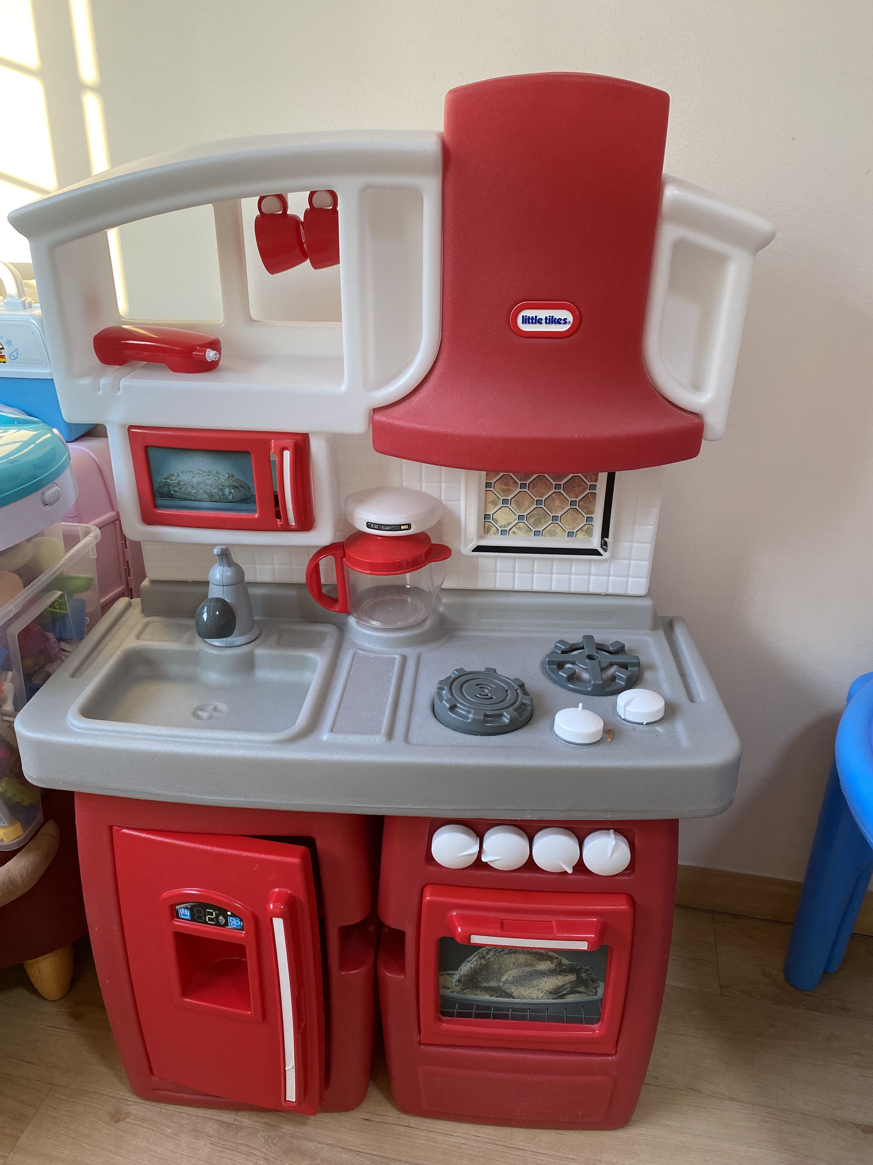 Little Tikes Kitchen Set, Babies & Kids, Infant Playtime on Carousell