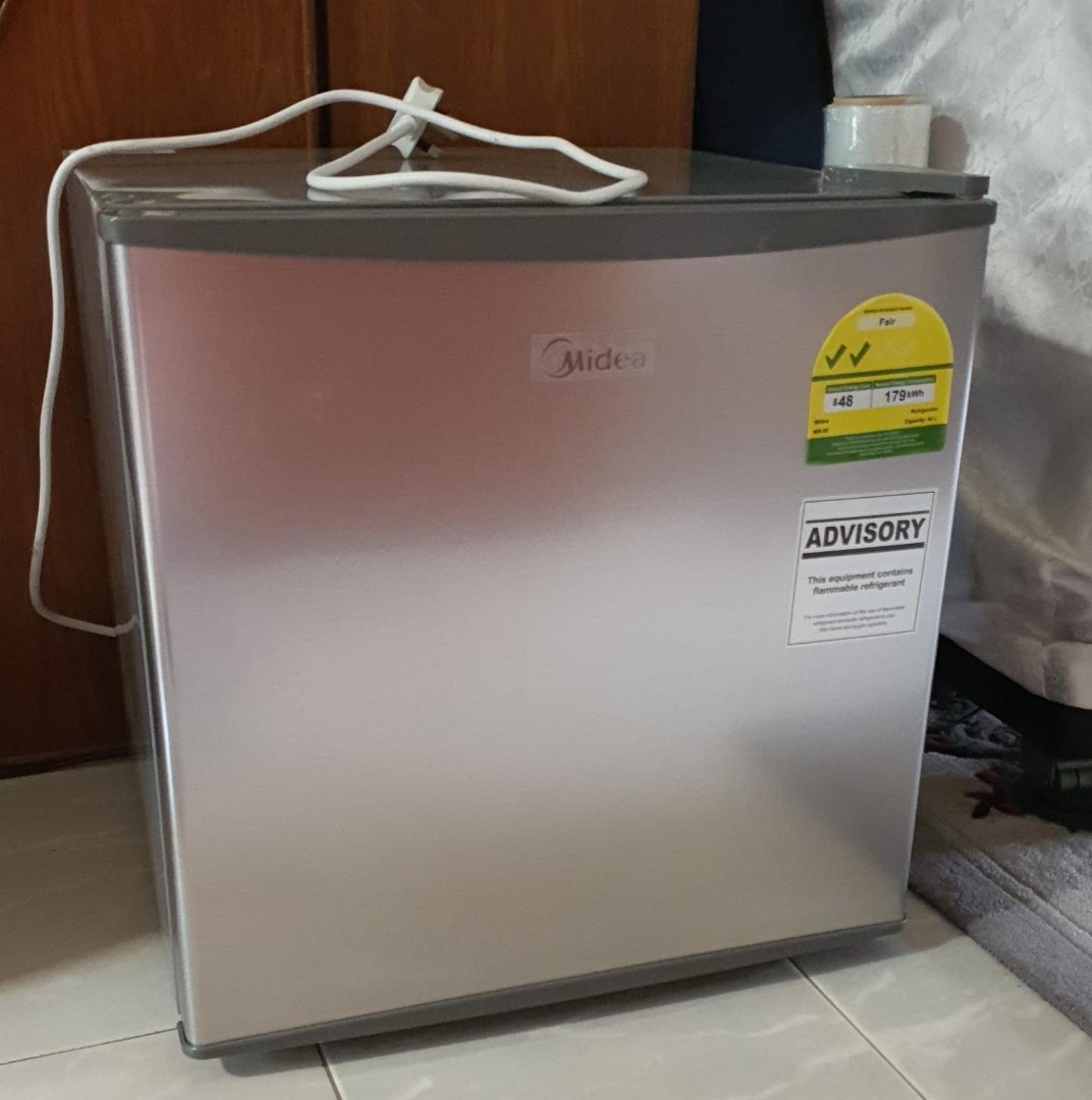 Midea mini fridge, TV & Home Appliances, Kitchen Appliances ...