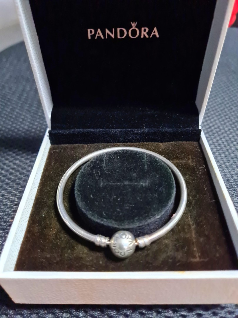 Pandora bangle, Women's Fashion, Jewelry & Organisers, Bracelets on ...