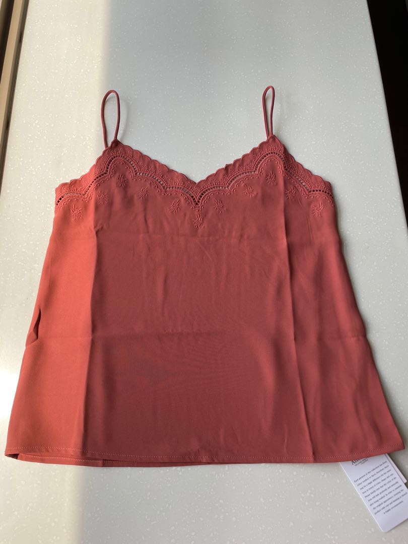 Red top, Women's Fashion, Muslimah Fashion, Tops on Carousell