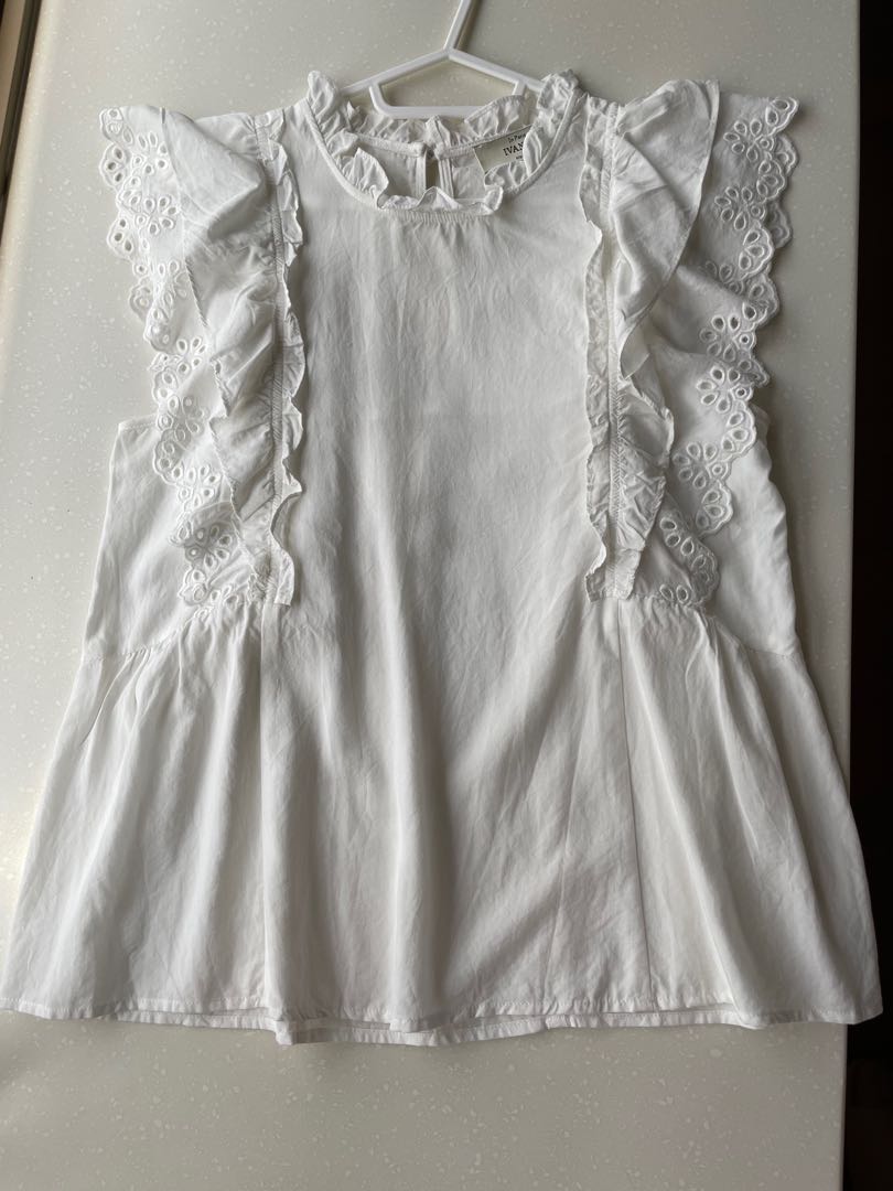 White shirt, Women's Fashion, Tops, Shirts on Carousell