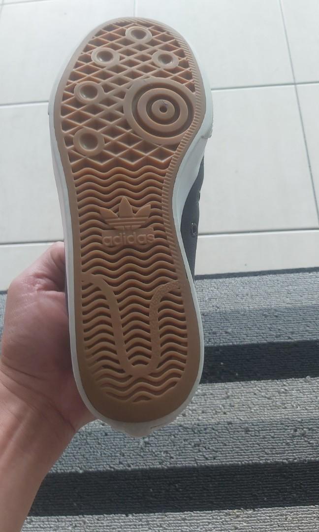 Adidas Die Marke Mit Den, Men's Fashion, Footwear, Sneakers on Carousell