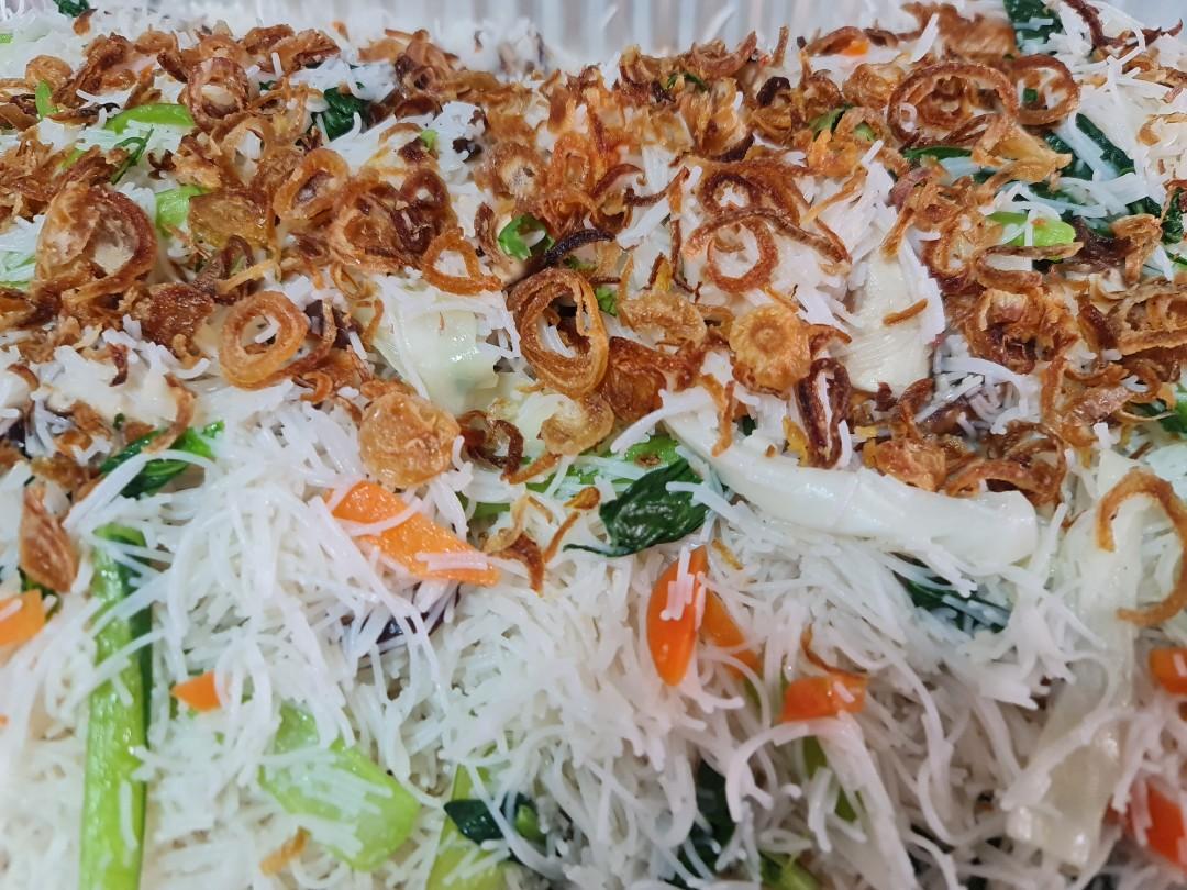 Bee hoon / Mee Goreng, Food & Drinks, Local Eats on Carousell