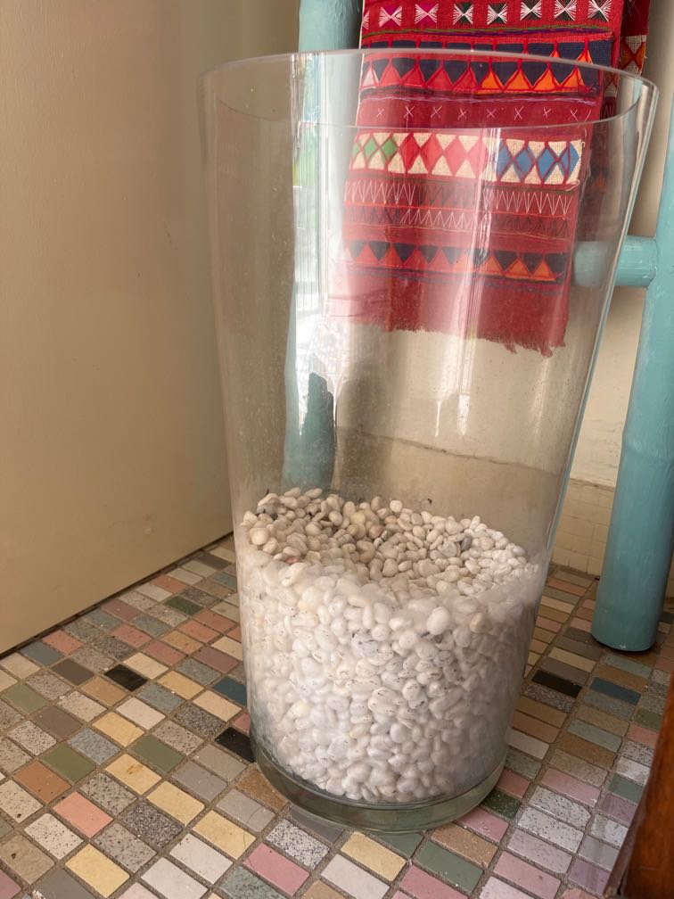 Free vase with white pebbles, Furniture & Home Living, Home Decor ...