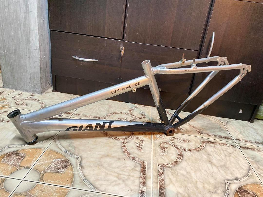 Giant frame, Sports Equipment, Bicycles & Parts, Bicycles on Carousell