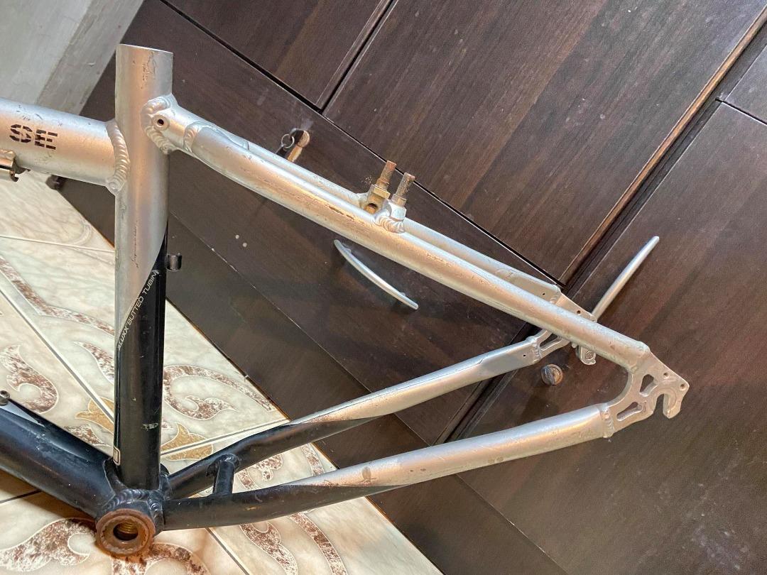 Giant frame, Sports Equipment, Bicycles & Parts, Bicycles on Carousell