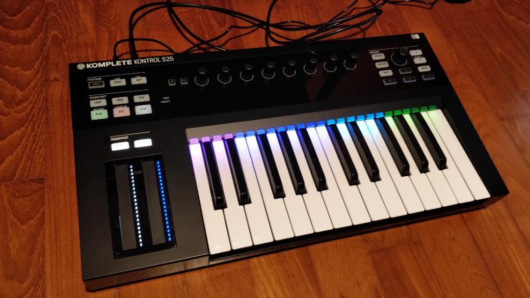 Native Instruments Komplete Kontrol S25 MIDI Controller Keyboard ...