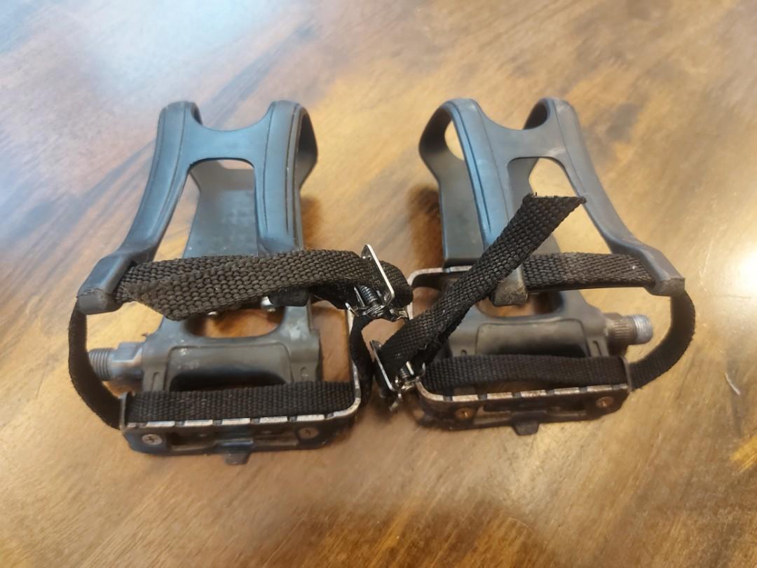 Wellgo Pedal and toe clips, Sports Equipment, Bicycles & Parts ...