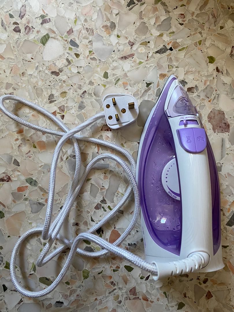 Philip Steam Iron, TV & Home Appliances, Irons & Steamers on Carousell