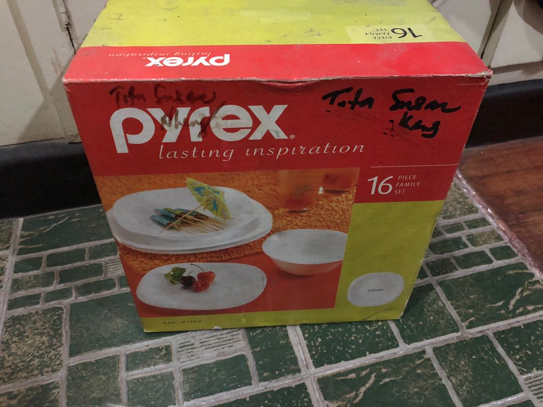 Pyrex plates set 16pcs, Furniture & Home Living, Kitchenware ...