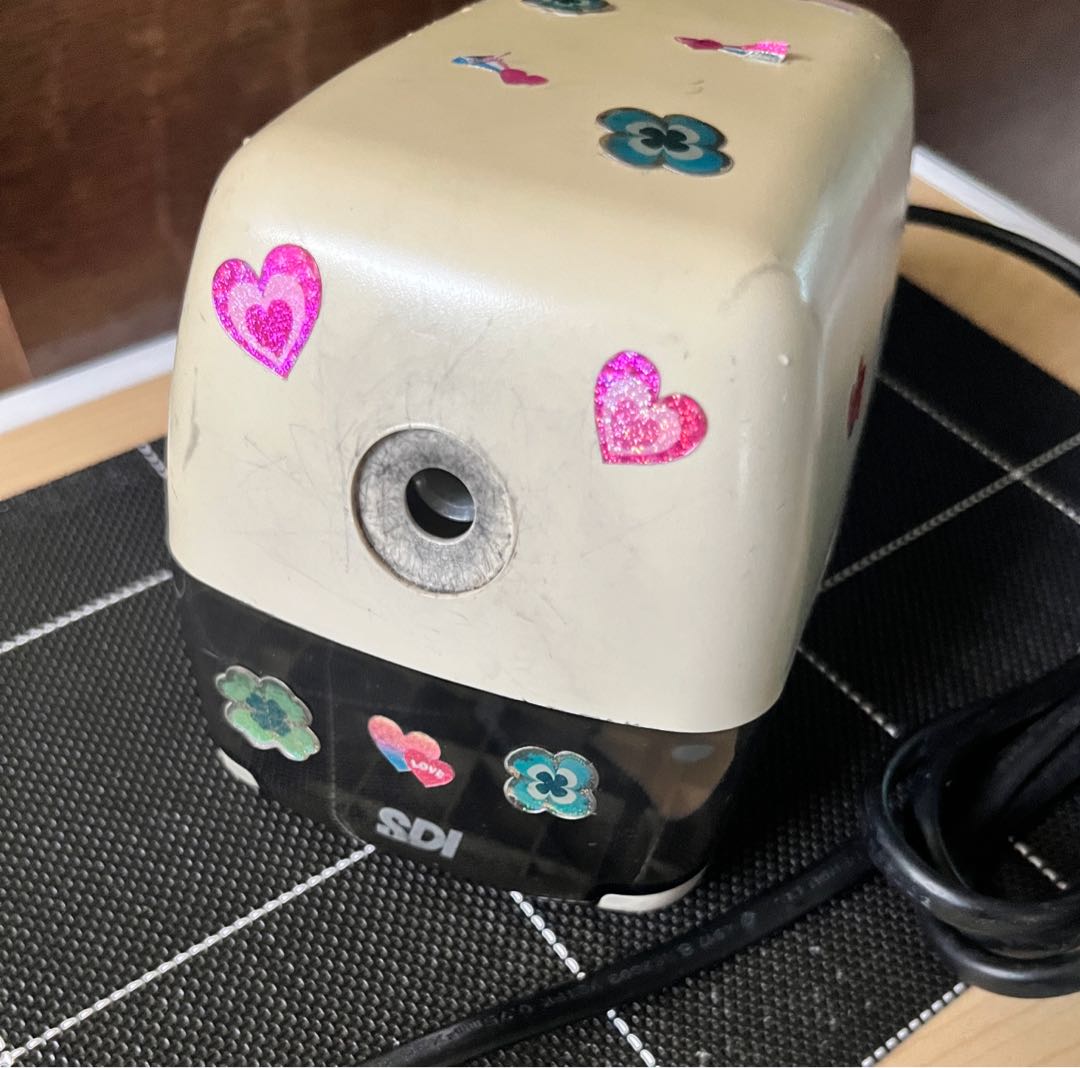 超耐用！ SDI [手牌] 電動削鉛筆機 no. 170, 書籍、休閒與玩具, 文具、藝術、手工藝, 文具、上學用品在旋轉拍賣