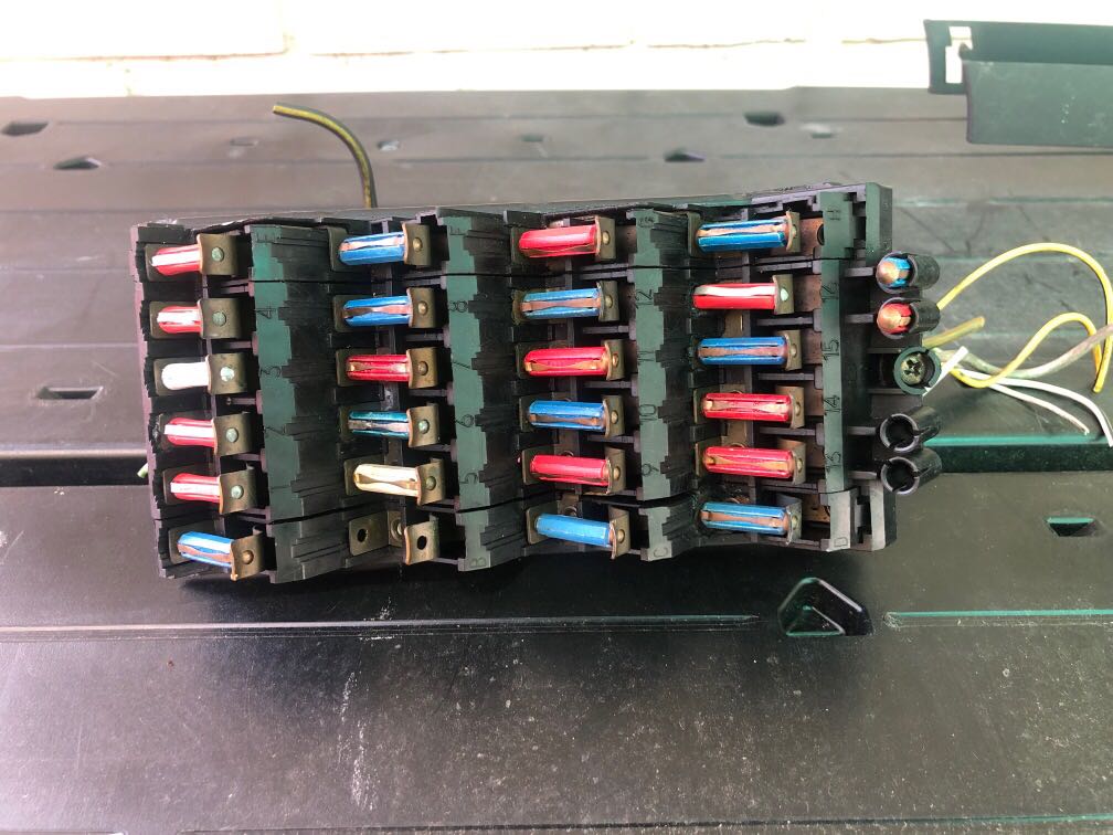W124 Fuse Box, Car Accessories, Electronics & Lights on Carousell