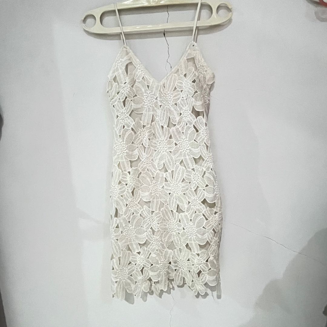 Brokat mini dress putih, Fesyen Wanita, Pakaian Wanita, Gaun & Rok di ...