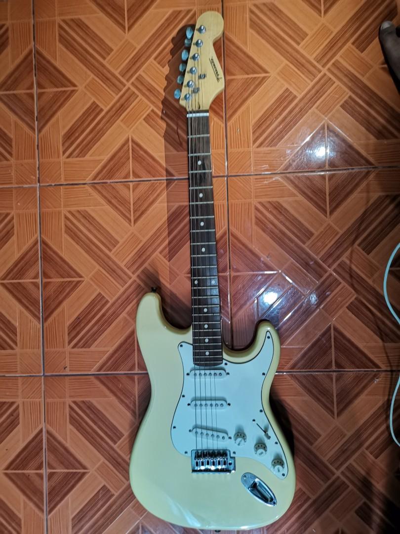 Fernando Electric Guitar, Audio, Other Audio Equipment on Carousell