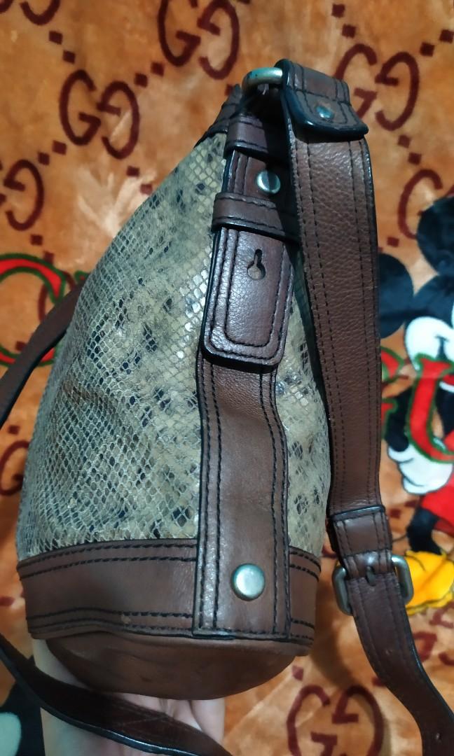 Fossil Snake Skin Bucket Sling Bag, Luxury, Bags & Wallets on Carousell
