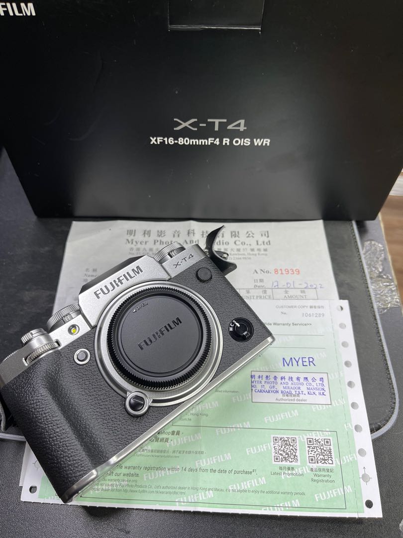 FUJIFILM X-T4 XT4 BODY 超新行長保到 2023年1月, 攝影器材, 鏡頭及裝備 - Carousell