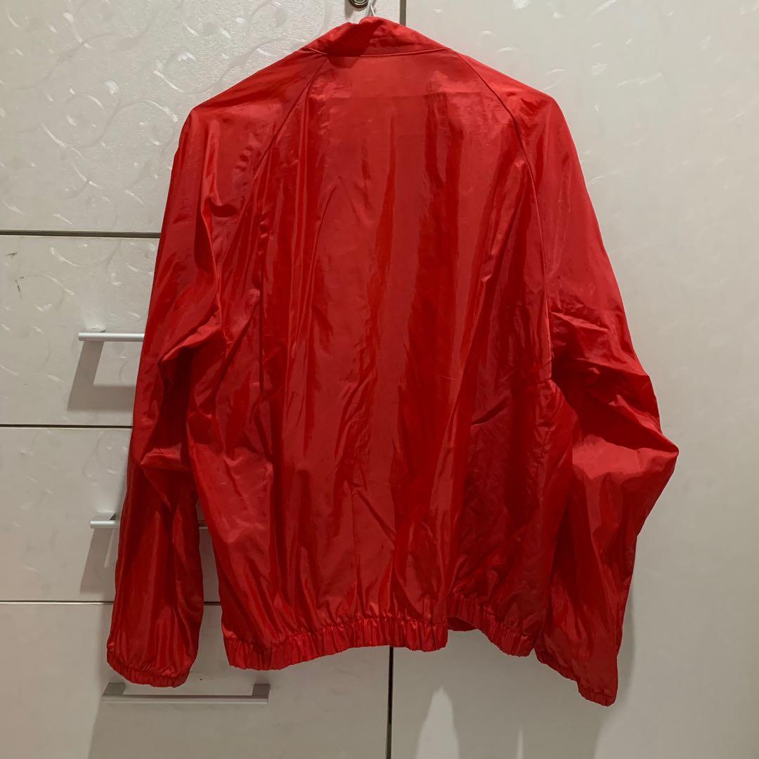 Jaket Merah | Red Jacket Windbreaker, Fesyen Wanita, Pakaian Wanita ...