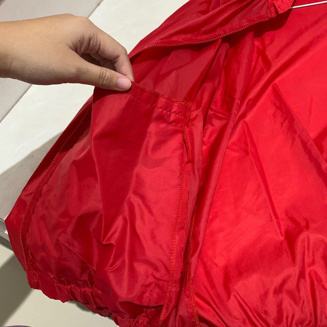 Jaket Merah | Red Jacket Windbreaker, Fesyen Wanita, Pakaian Wanita ...