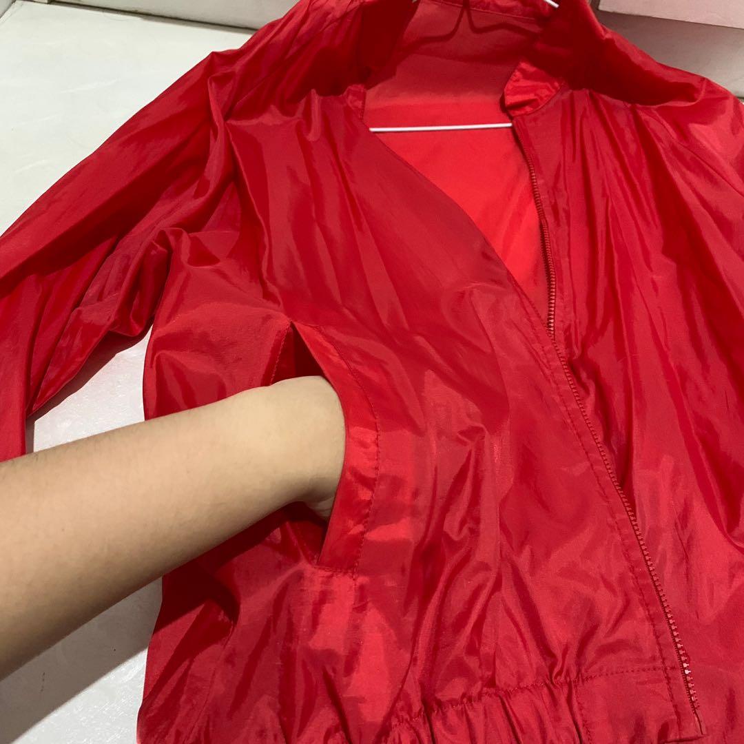Jaket Merah | Red Jacket Windbreaker, Fesyen Wanita, Pakaian Wanita ...