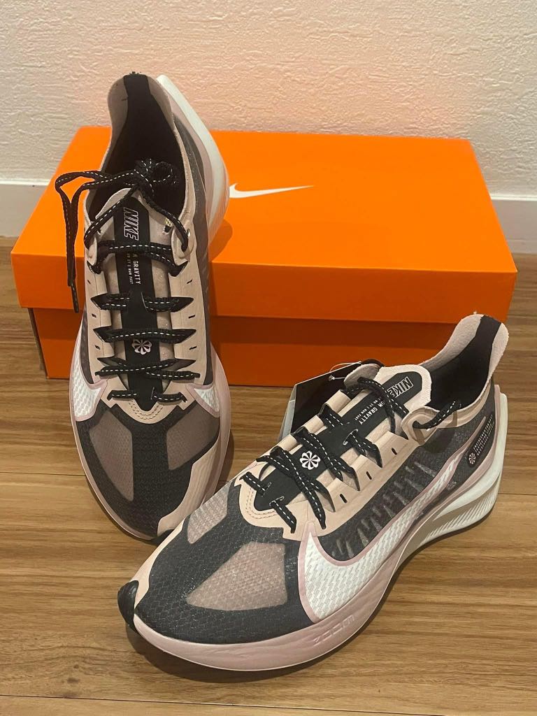 NIKE WMNZ ZOOM GRAVITY, Women's Fashion, Footwear, Sneakers on Carousell