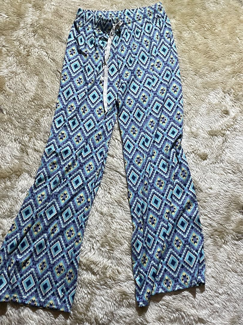 On hand pants, Women's Fashion, Bottoms, Other Bottoms on Carousell