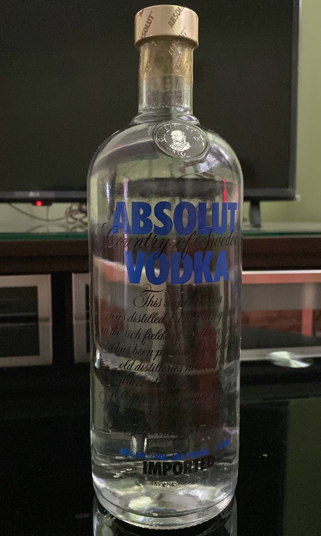 Original Absolut Vodka 1L, Food & Drinks, Alcoholic Beverages on Carousell