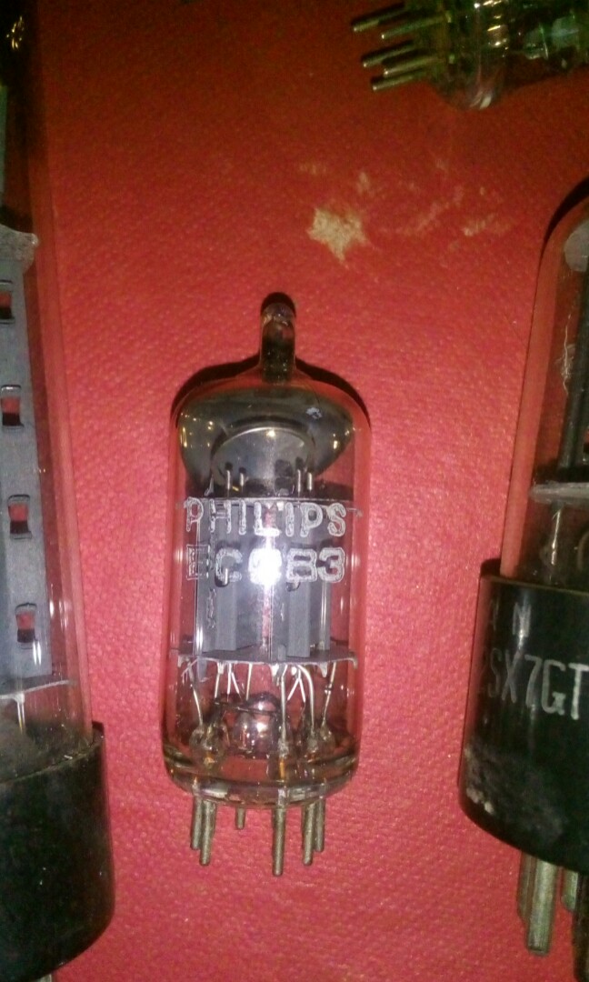 philips phillips ecc83 12ax7 kota bandung, Elektronik, Audio di Carousell