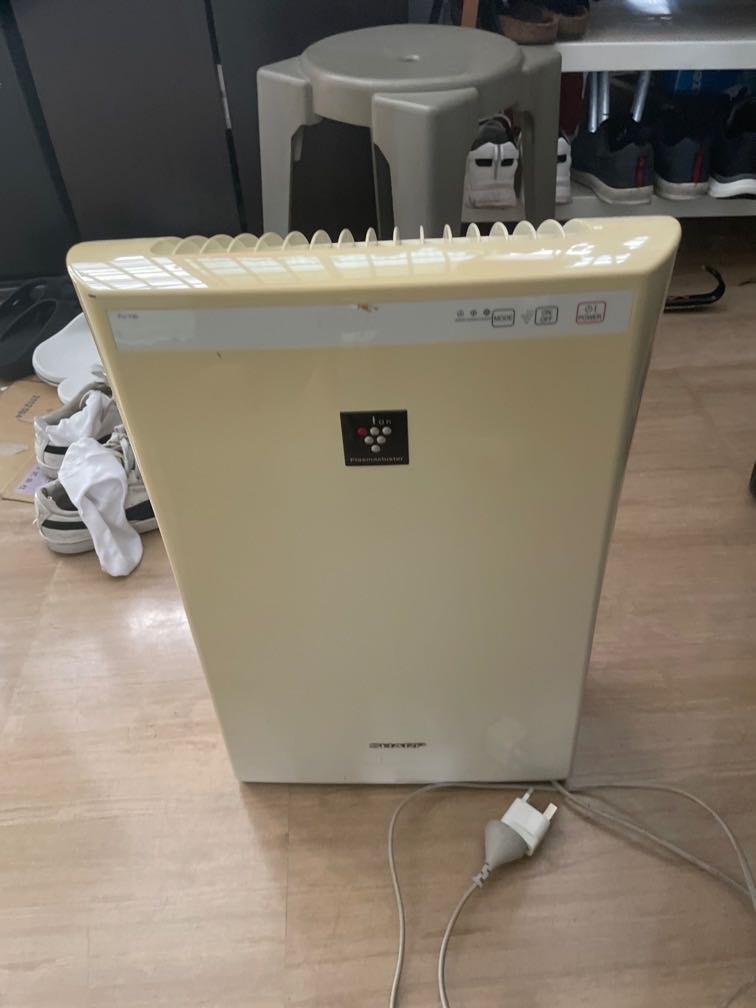 Sharp Plasmacluster Air Purifier, TV & Home Appliances, Air Purifiers & Dehumidifiers on Carousell