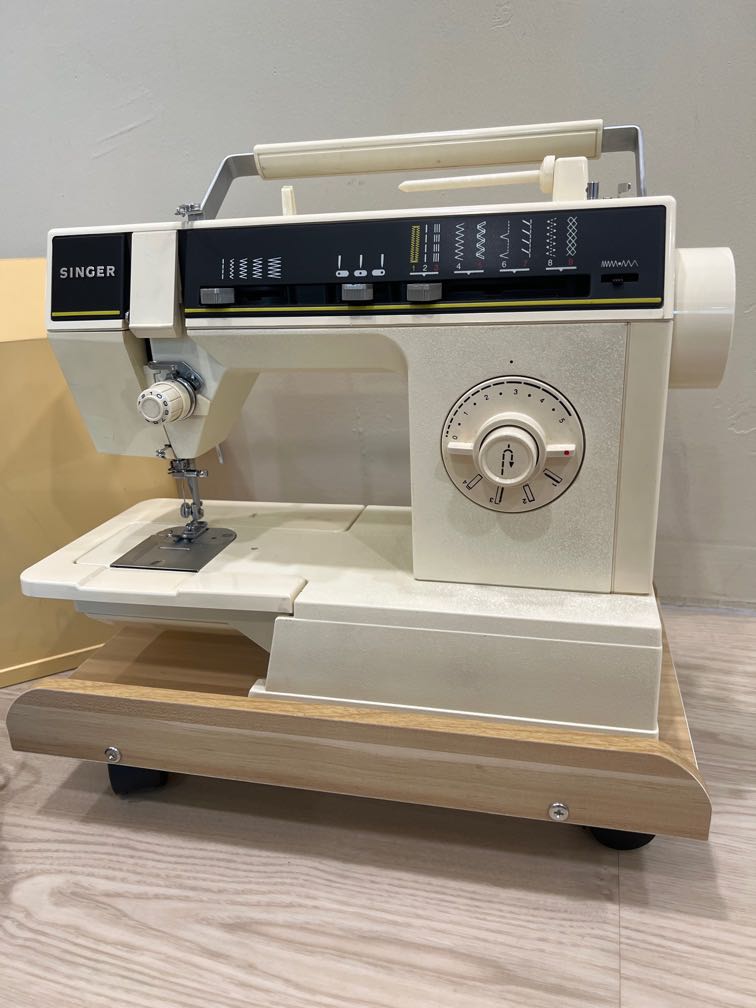 Singer Sewing Machine 6215C, TV & Home Appliances, Other Home ...