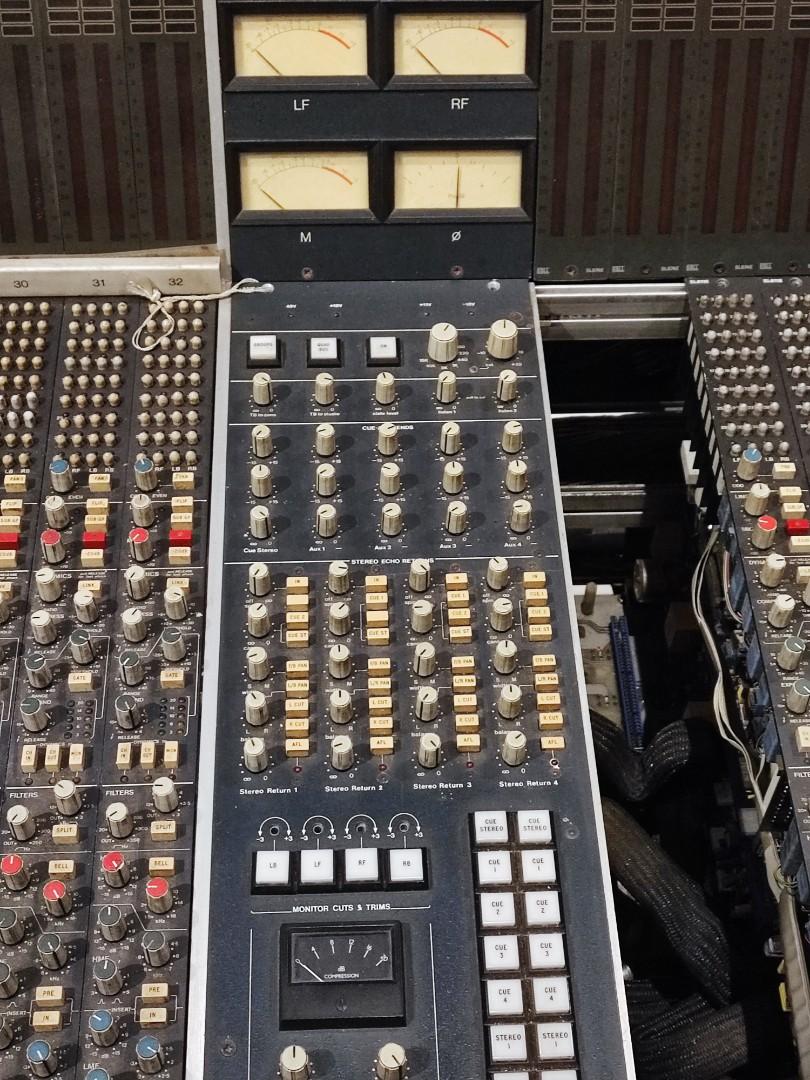 SSL 4000 E 40 Channel Analog Mixing Console, Hobbies & Toys, Music ...