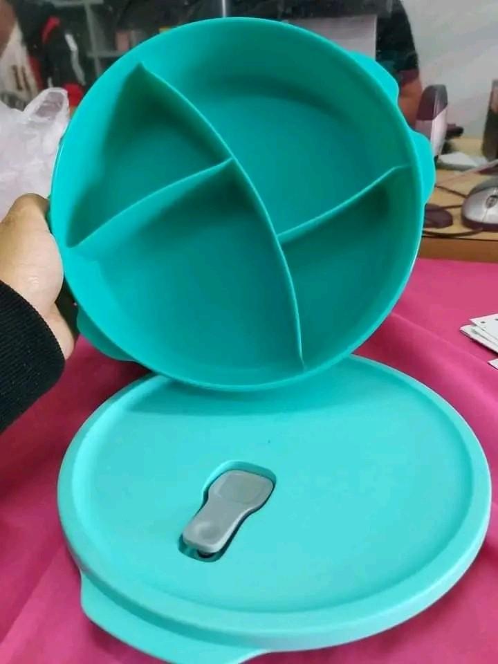 Tupperware Brand Crystalwave Round divided, Furniture & Home Living ...