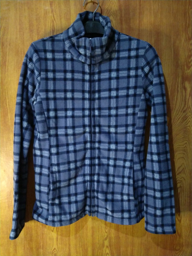 UNIQLO outer woman, Fesyen Wanita, Pakaian Wanita, Baju Luaran di Carousell