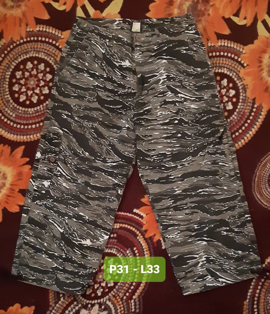 3q kargo pant tiger stripe, Men's Fashion, Bottoms, Shorts on Carousell