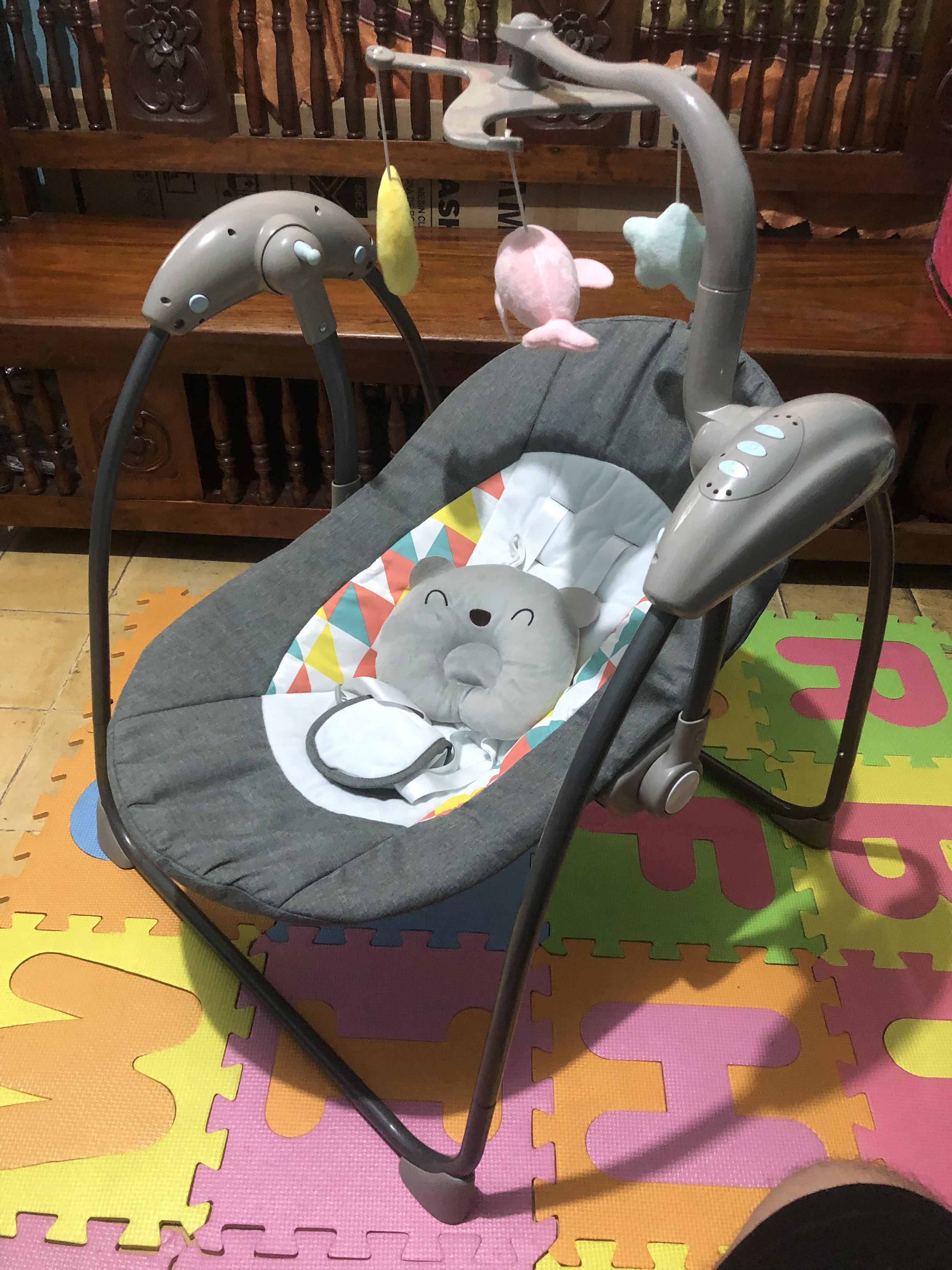 Baby Automatic Rocking Chair, Babies & Kids, Baby Nursery & Kids ...