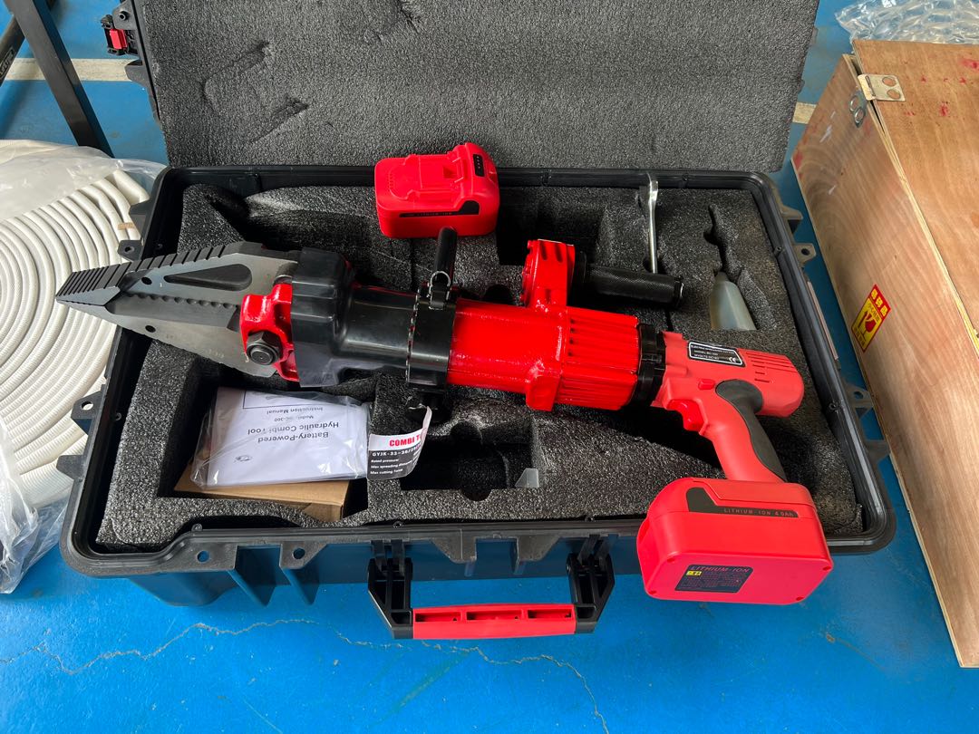 BATTERY POWERED HYDRAULIC COMBINATION CUTTER SPREADER bc300, Commercial ...