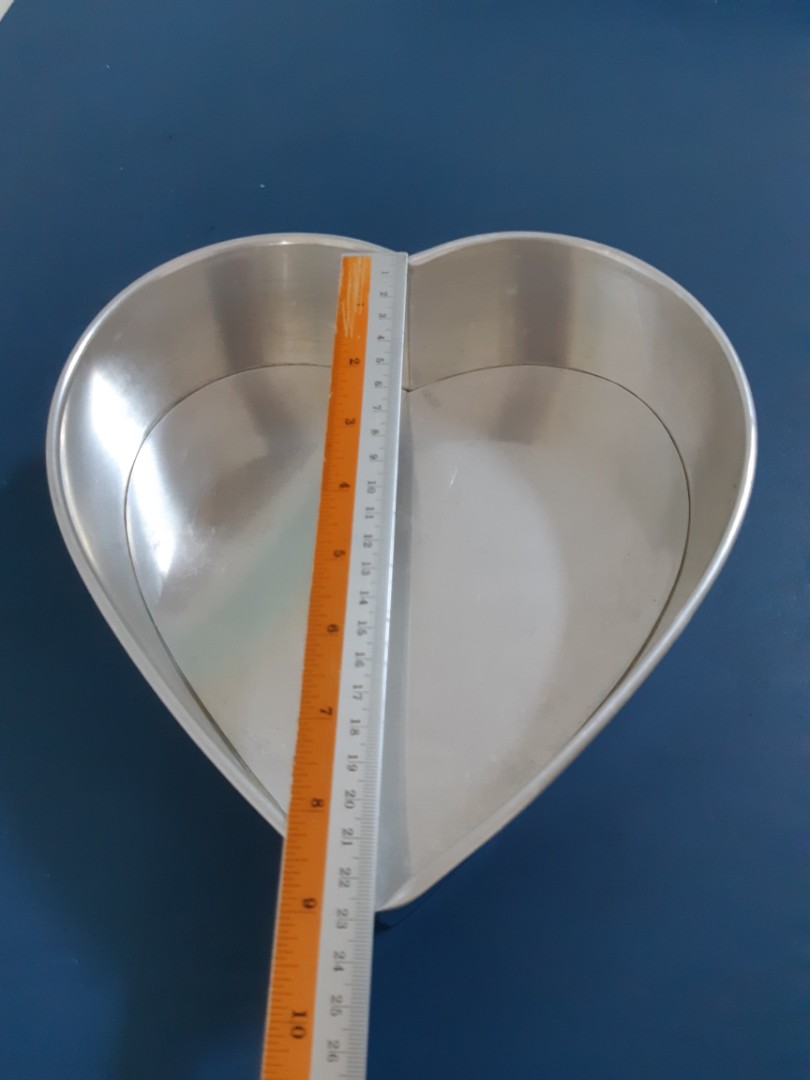 Beautiful Heart Shape Cake Tin, Furniture & Home Living, Kitchenware ...