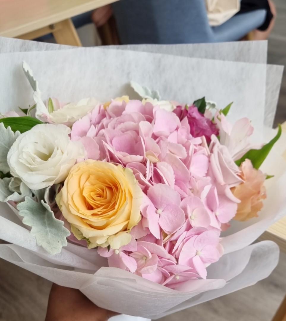 Fresh Flower Bouquets, Hobbies & Toys, Stationery & Craft, Flowers ...