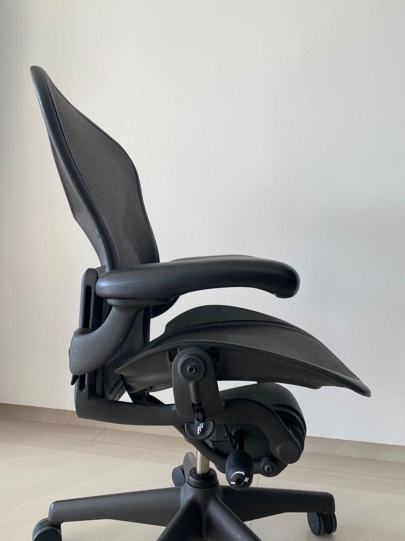 Herman Miller Aeron Classic Chair, Furniture & Home Living, Furniture ...