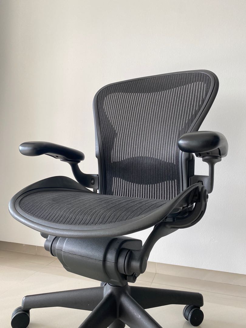 Herman Miller Aeron Classic Chair, Furniture & Home Living, Furniture ...