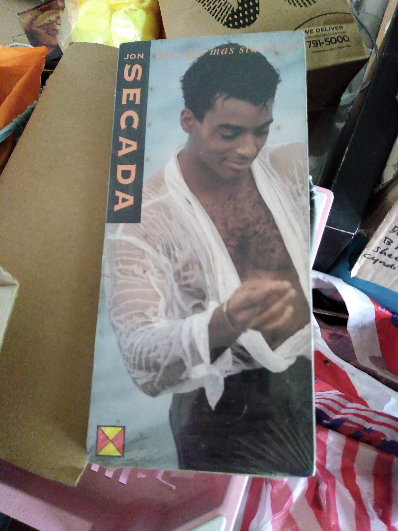 Jon Secada Otro Dia Mas Sin Verte CD Album, Hobbies & Toys, Music ...