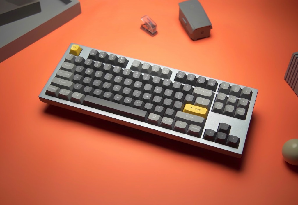 全新 Keychron Q3 Custom Keyboard DIY kit (Grey) + Keychron Deskmat , 電腦 ...